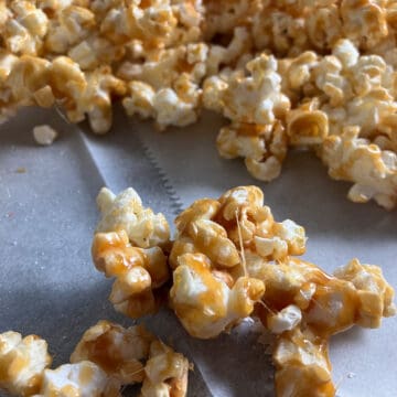 Maple Popcorn Recipe (How to Make Maple Syrup Popcorn)